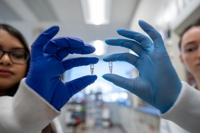 Test IDs Bacterial Contamination in Fluids, Without a Lab | Clinical ...