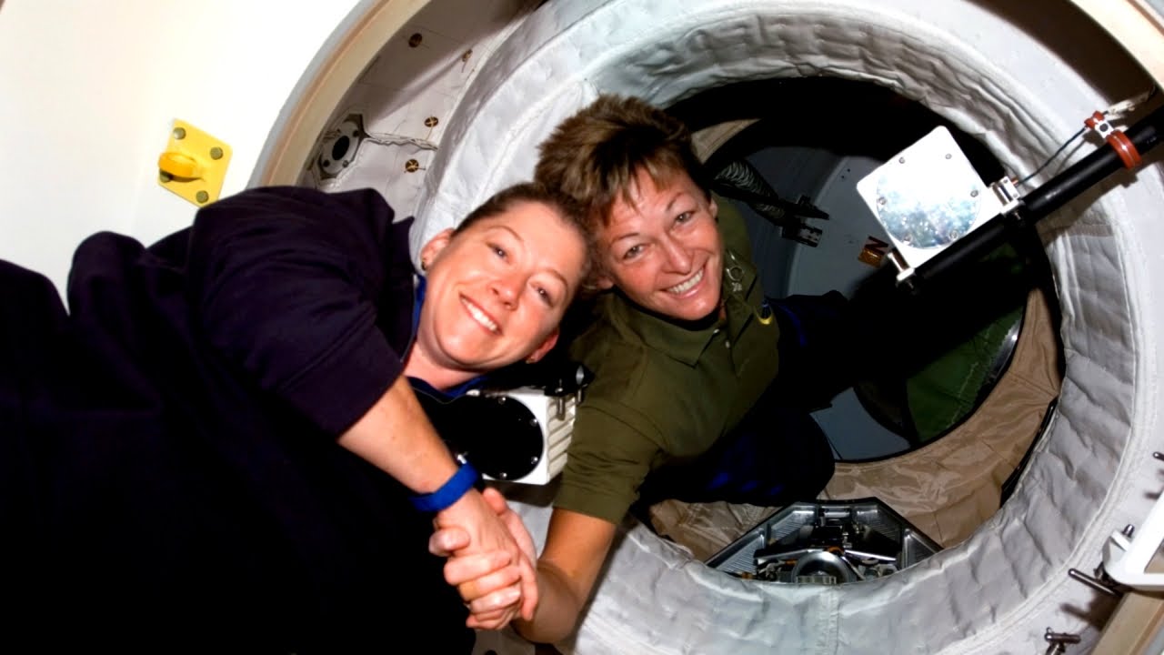 Female Space Shuttle Commander Pam Melroy: The First Time Two Women ...