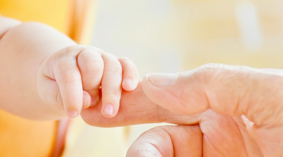 Mothers Transmit Microbes to Newborns, Regardless of Birth Mode ...