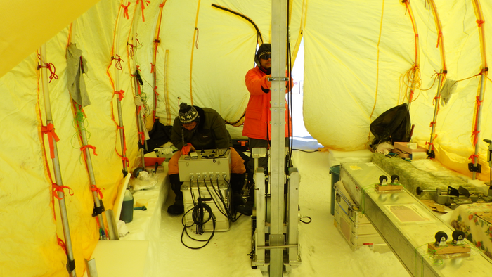 55-Year-Old Ice Core Record Reveals Facts About "Anti-Greenhouse" Gas ...