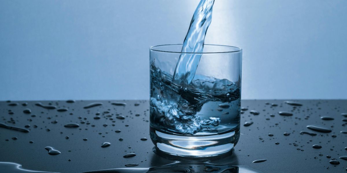 Mild Dehydration Reduces Sustained Attention from Middle-Age Onwards ...