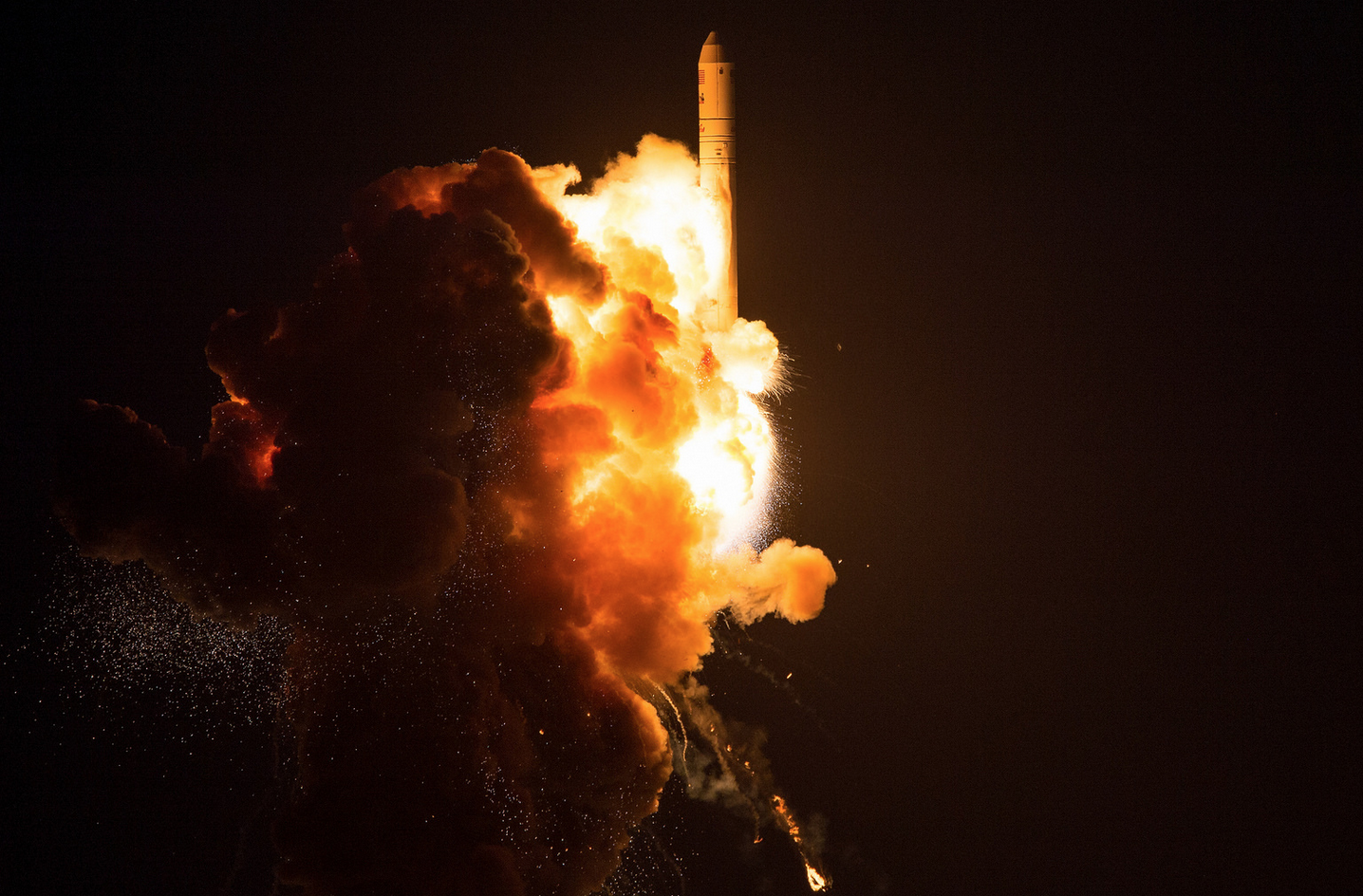NASA Shares HD Photos From the 2014 Antares Rock | Space